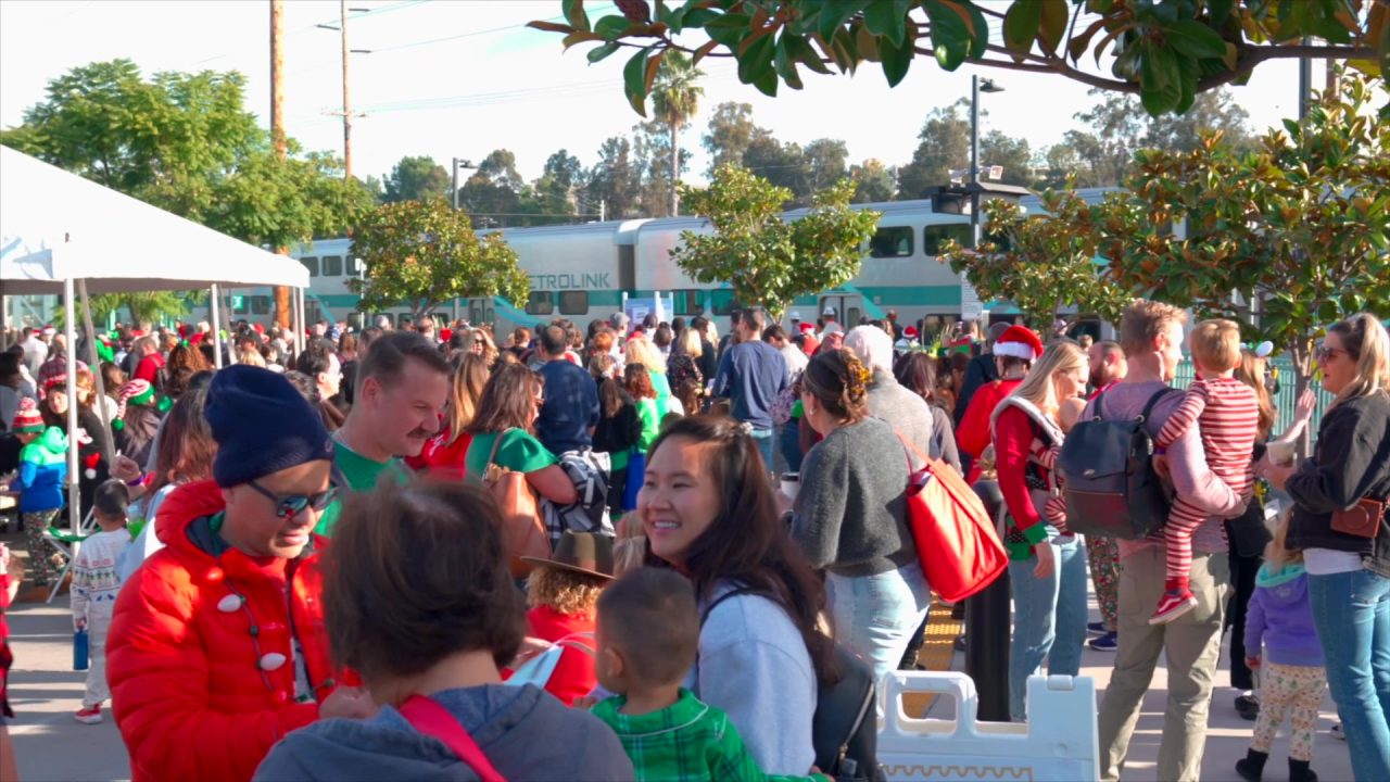 All Aboard! Experience the Magic of Metrolink’s Holiday Express Train ...
